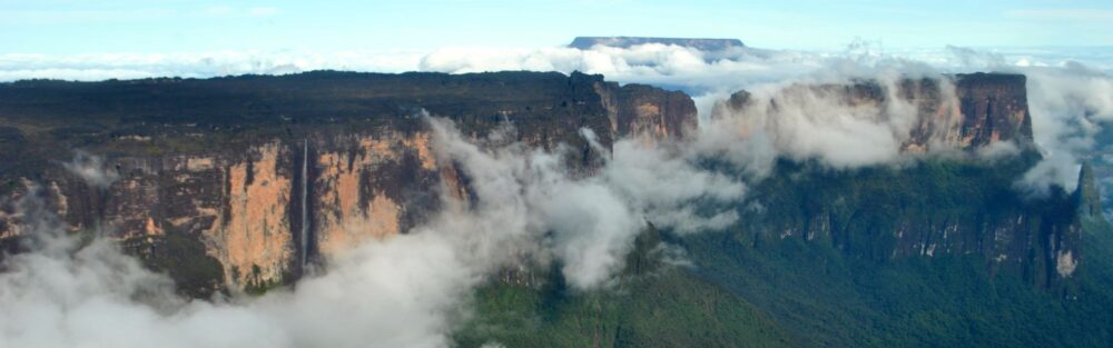 Mount Roraima Trek 8 days - PlanetaEXO