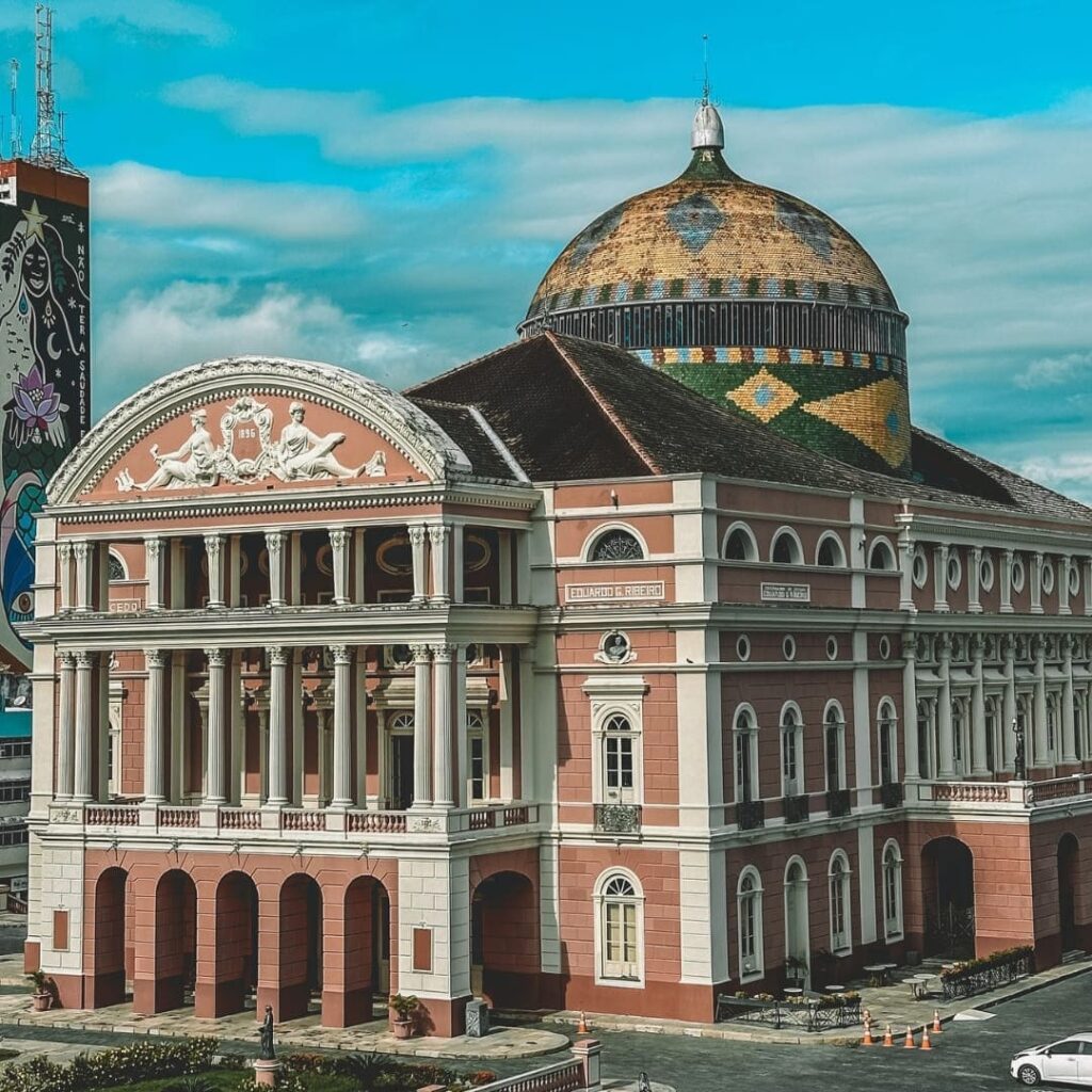 Manaus Travel Guide: What to Do, Where to Stay and Eat - PlanetaEXO